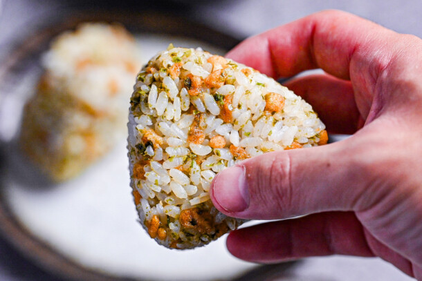 3 Ways to Shape a Perfect Onigiri (Japanese Rice Ball) | Sudachi