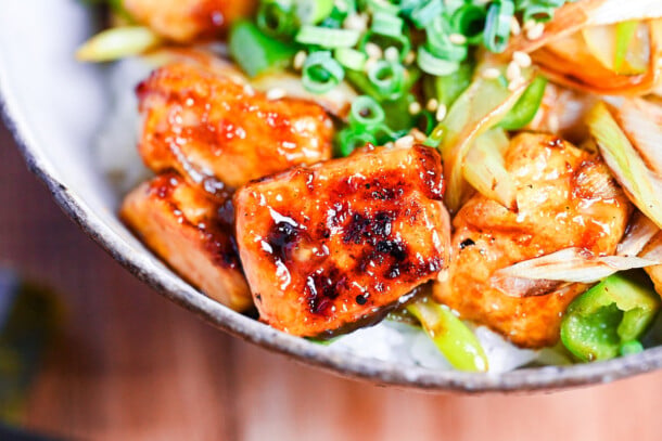 Teriyaki Tofu Donburi (Vegan Rice Bowl) | Sudachi