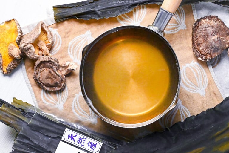 Vegan Dashi (Kombu and Shiitake Dashi Broth) | Sudachi