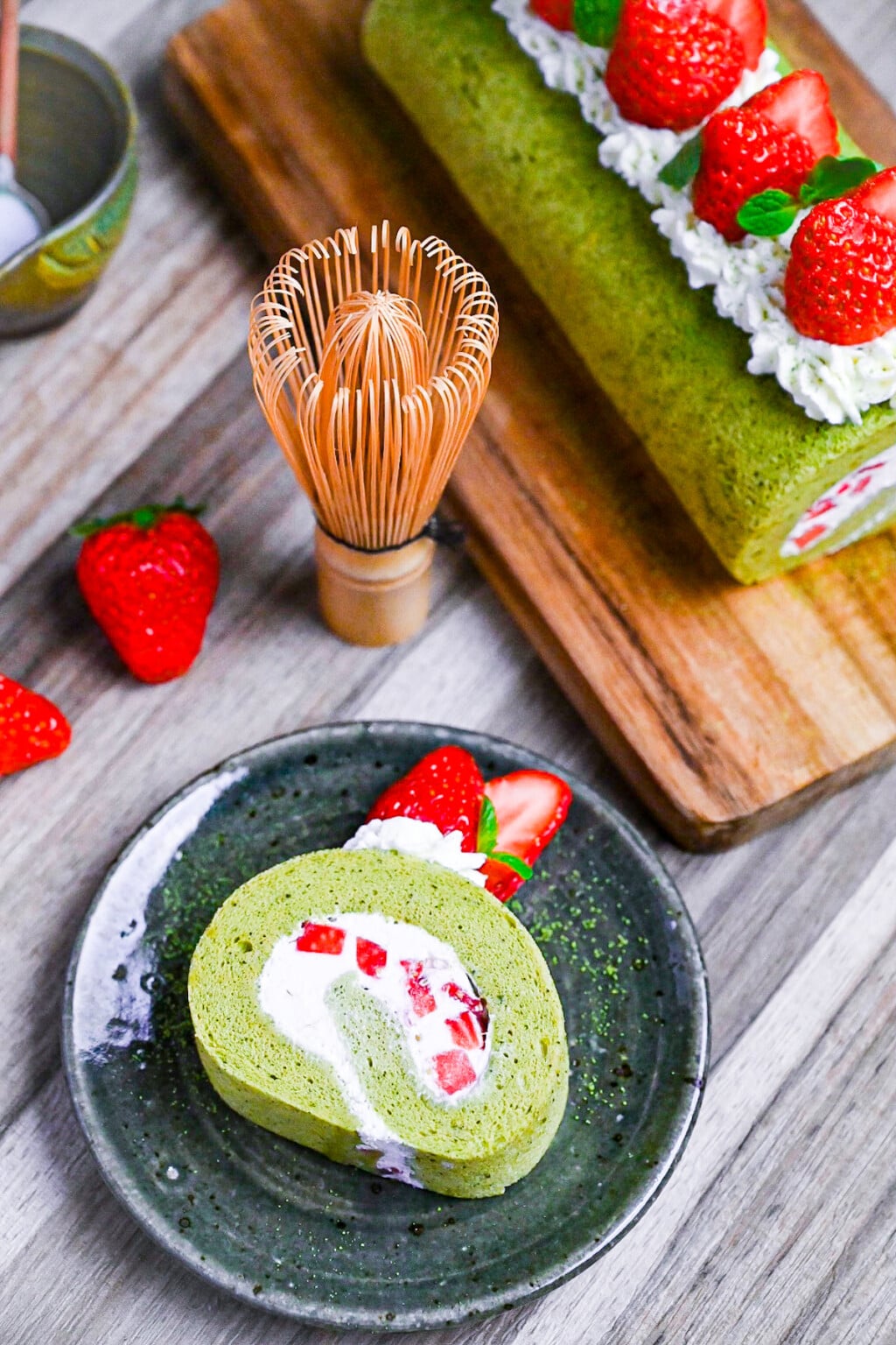 Matcha Roll Cake (Green Tea Swiss Roll) | Sudachi