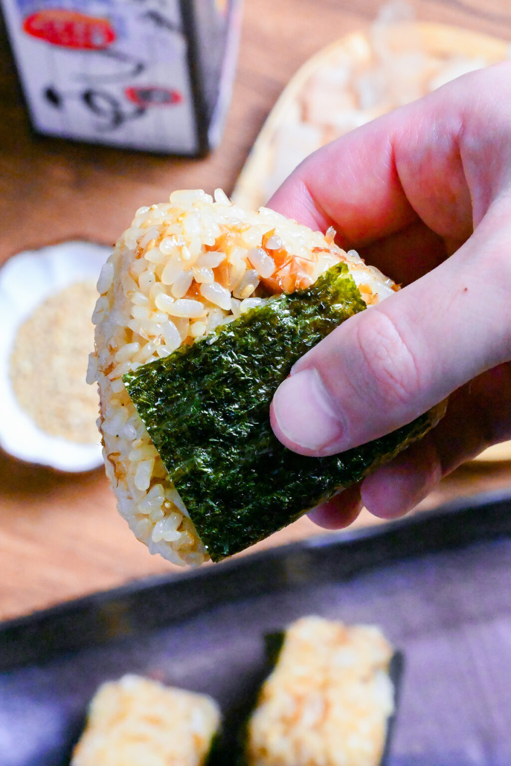 Okaka Onigiri (Seasoned Bonito Flakes Rice Ball) | Sudachi