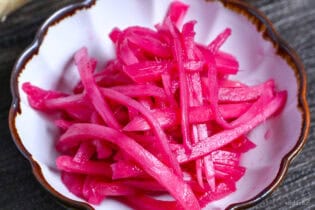 Japanese Red Pickled Ginger (Homemade Benishoga) | Sudachi