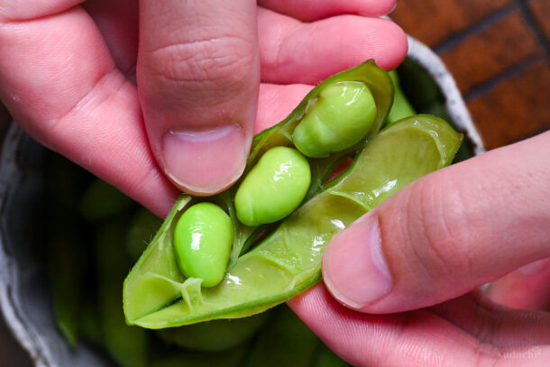 Best Salt Boiled Edamame Just Like Izakaya | Sudachi