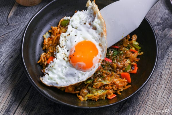 Sobameshi (Kobe's Fried Rice & Yakisoba Mashup) | Sudachi